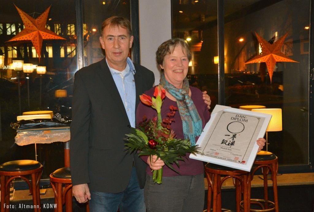 5. DAN FÜR ELISABETH BORK - Karate Dachverband Nordrhein-Westfalen e.V.