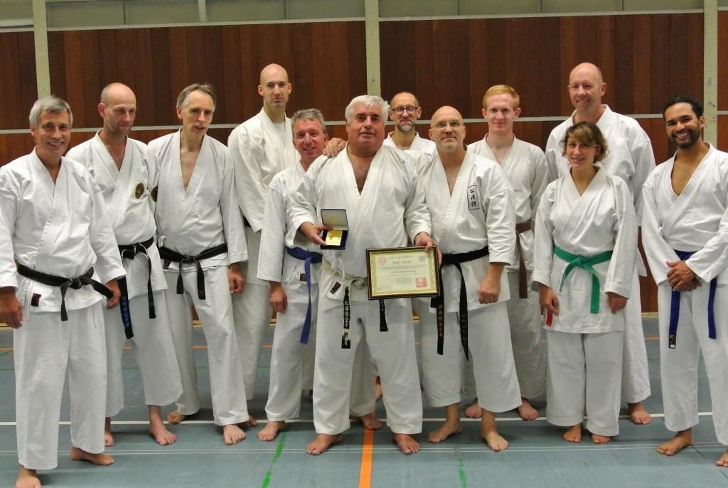 Aus unseren Dojos: KDNW-Ehrenmedaille in Gold für Rolf Fratz - Karate ...