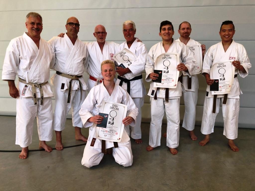 Aus unseren Dojos: Neue Dan-Träger in Bonn - Karate Dachverband ...