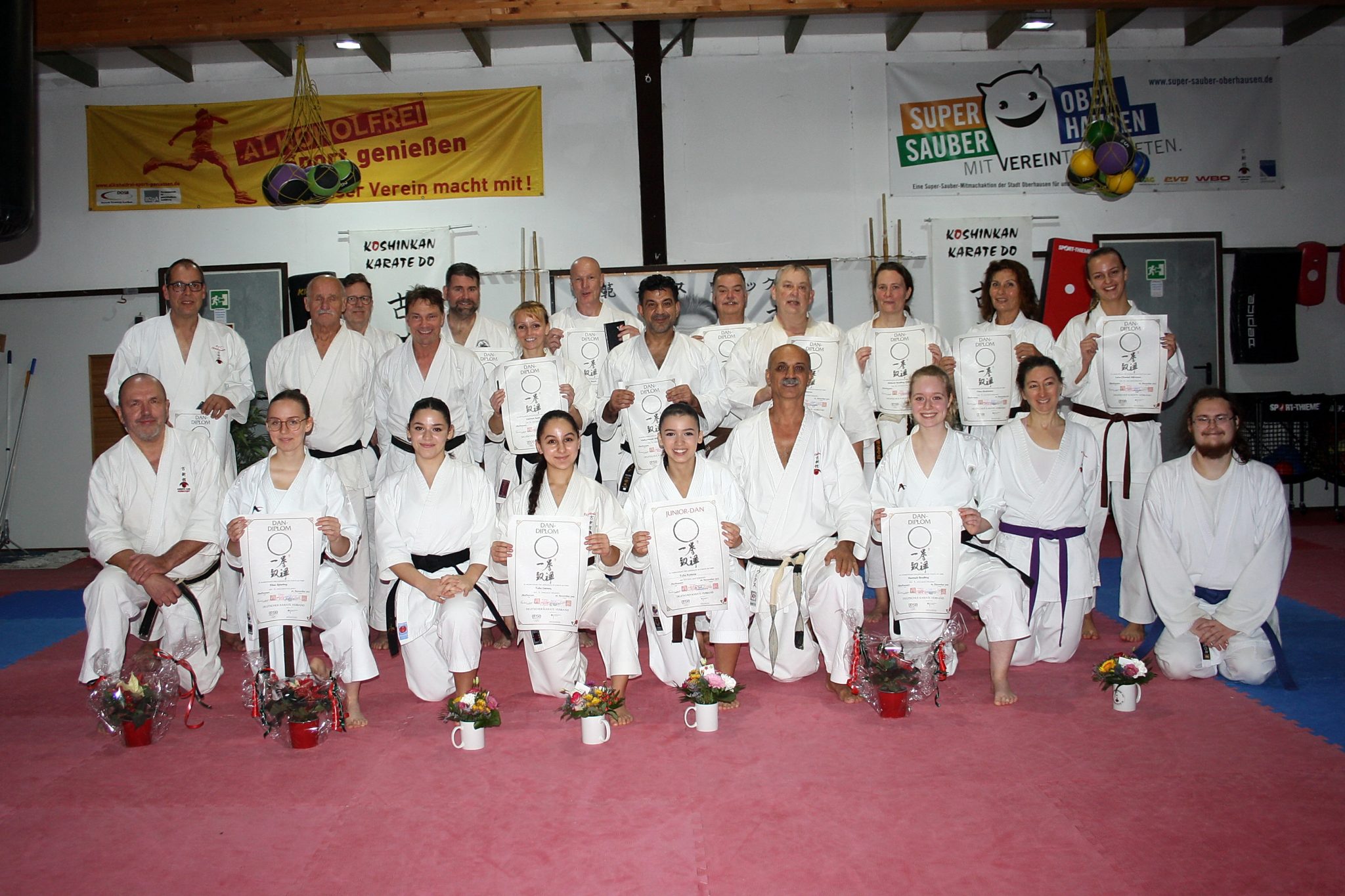 Aus unseren Dojos: Neue Dan-Grade Koshinkan im BSC Oberhausen - Karate ...