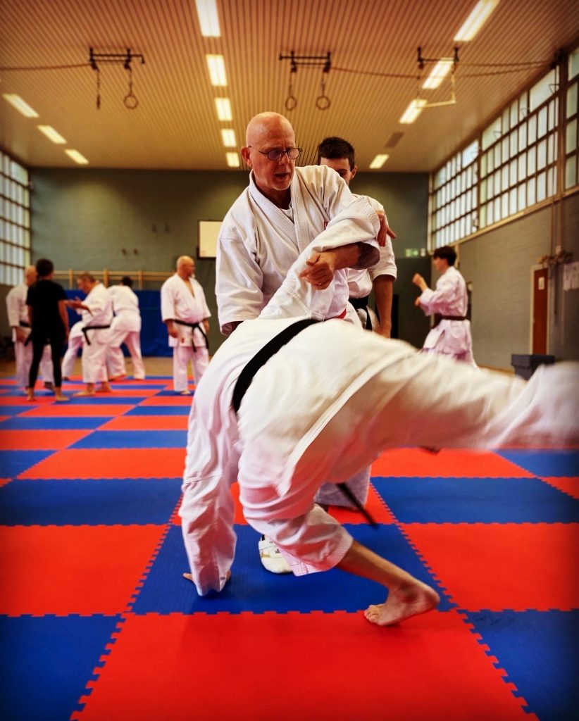 Aus unseren Dojos: Karate zur Selbstverteidigung mit Ludwig Binder in ...