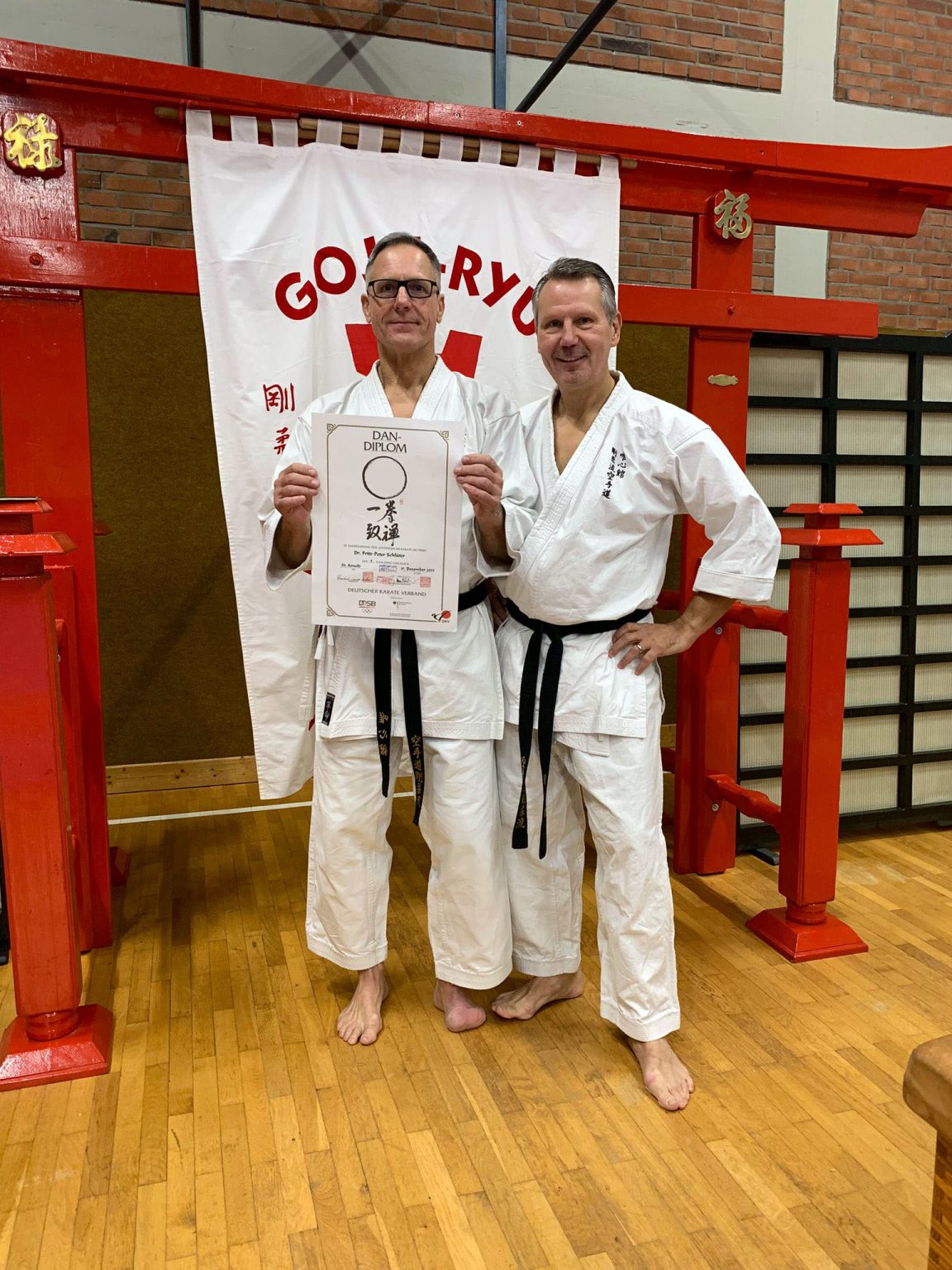 Goju-Ryu: 5. Dan für Dr. Peter Schlüter - Karate Dachverband Nordrhein ...